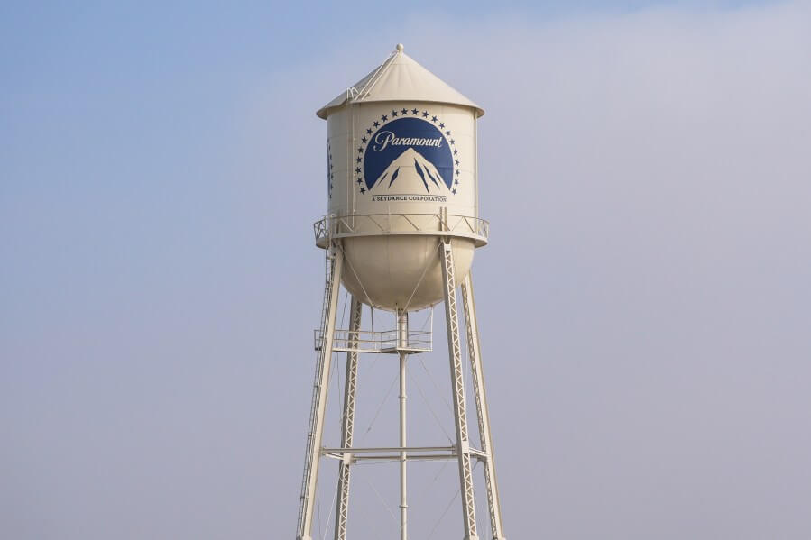 Democratic senators ask FCC to halt Paramount-Warner Bros. Discovery ...