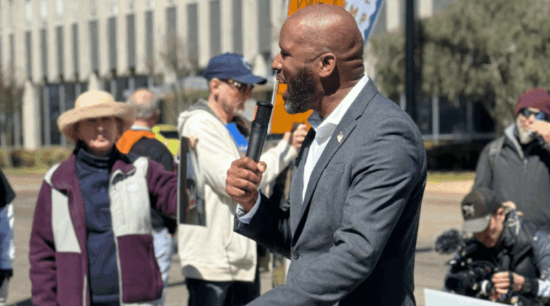 Independent Ty Pinkins leaves Democrats, runs again for U.S. Senate in ...