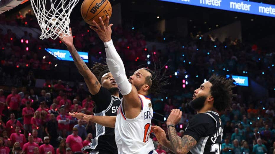 Jalen Brunson scores 30 as Knicks top Spurs in Game 1 of NBA Finals ...